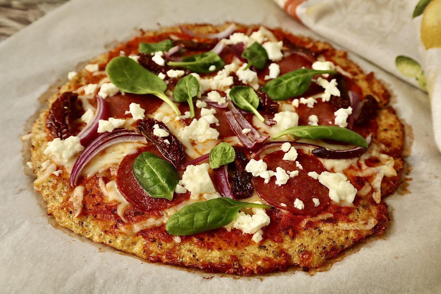 Karfiolová pizza – www.lowcarbposlovensky.sk