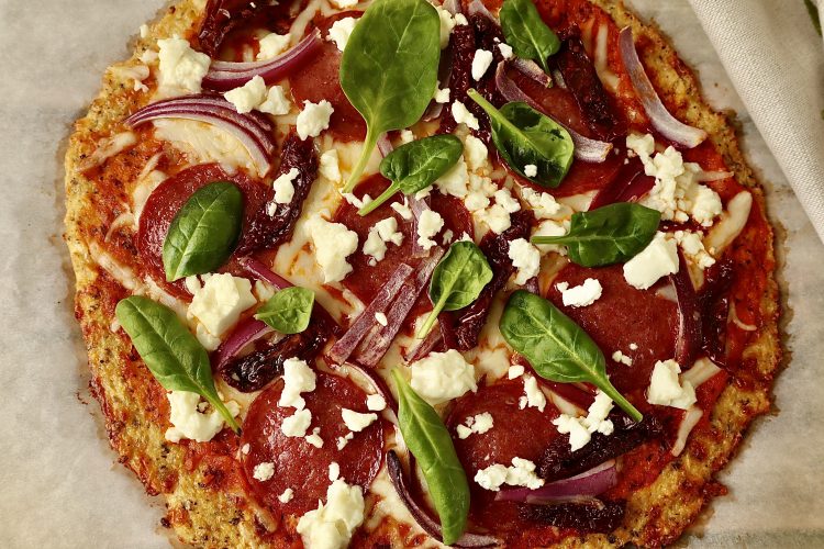 Karfiolová pizza – www.lowcarbposlovensky.sk