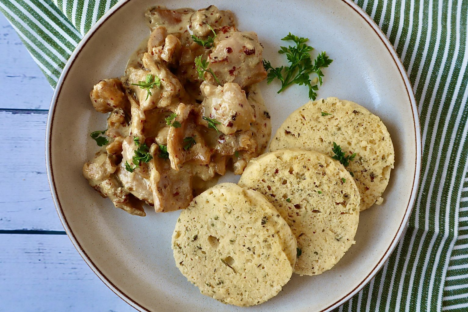 Hrnčeková knedľa s cream cheesom – www.lowcarbposlovensky.sk